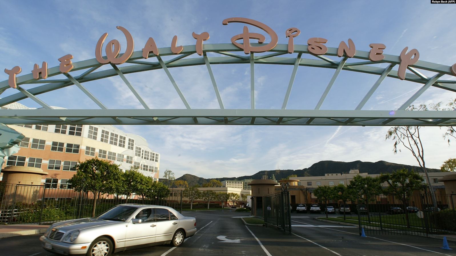 والت دیزنی ۲۸ هزار کارمند خود را اخراج می‌کند